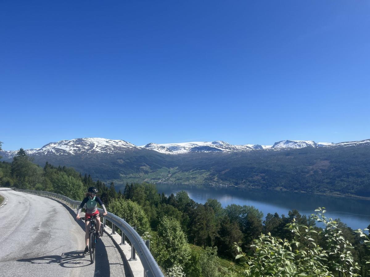 Individuelle Radtour von Bremanger nach Nordfjord | Biking | Davik | Norway