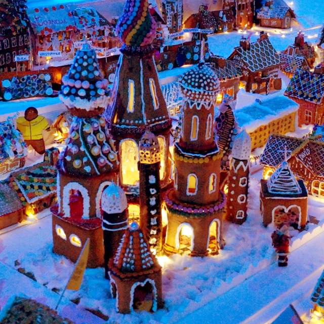 largest gingerbread house