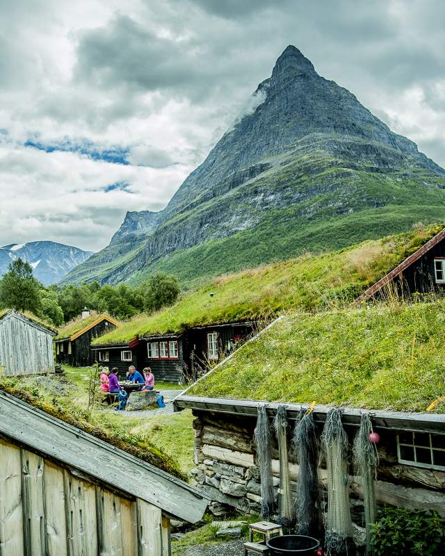 Sour cream porridge from Valdres | Recipe