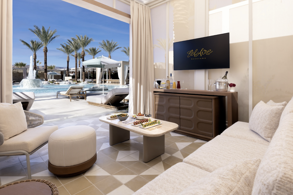 caesars palace pool cabanas